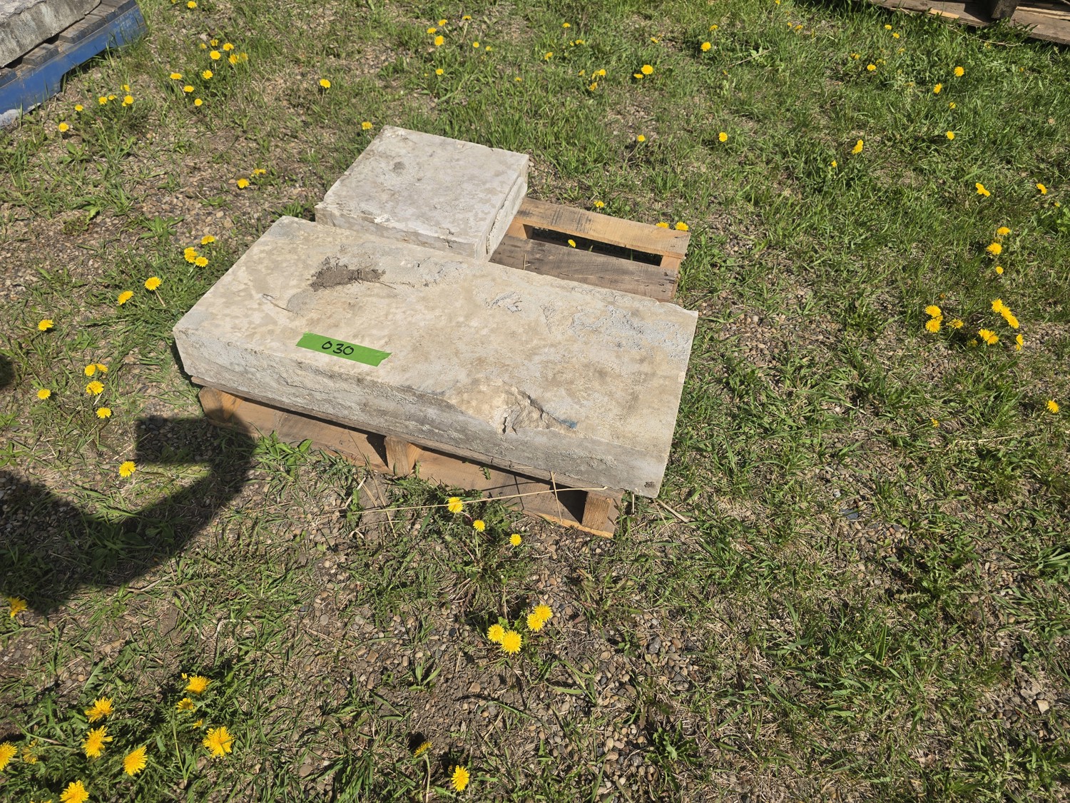 Qty of Assorted Landscape Rocks - 26FI | Team Auctions