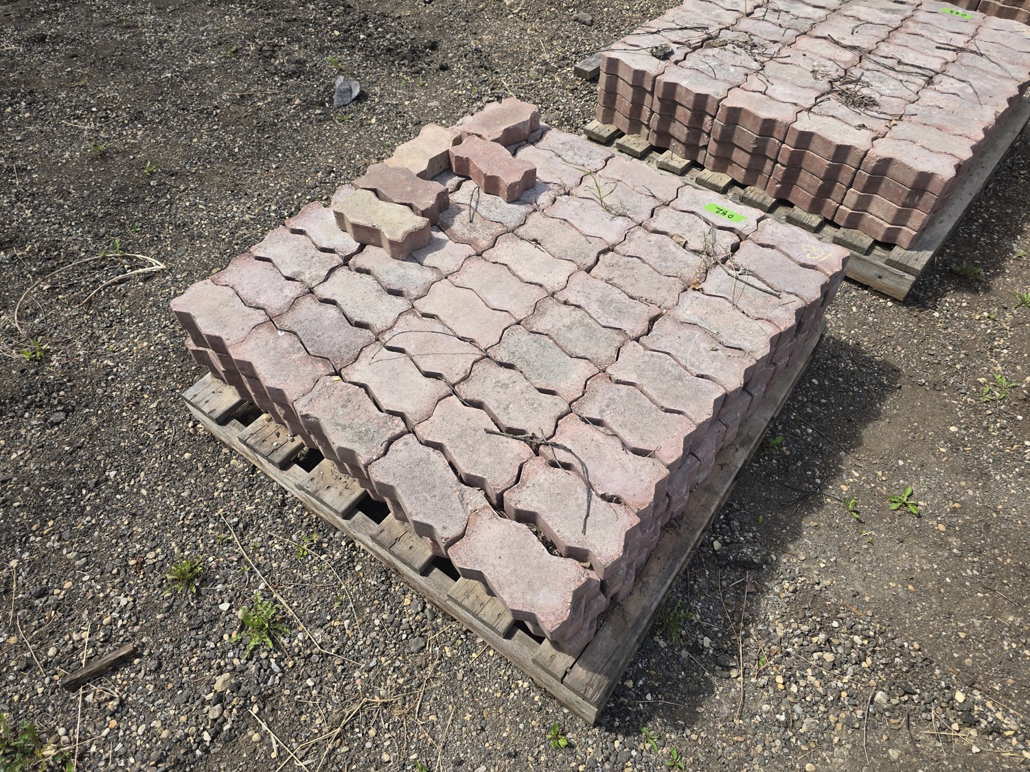 Qty of (205) 9 Inch X 4 Inch Bricks - 26FI | Team Auctions