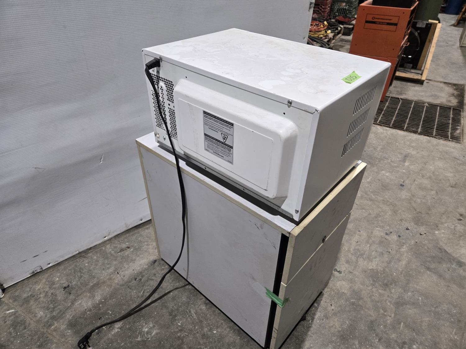 Panasonic Microwave & Small Filing Cabinet - 26AA | Team Auctions