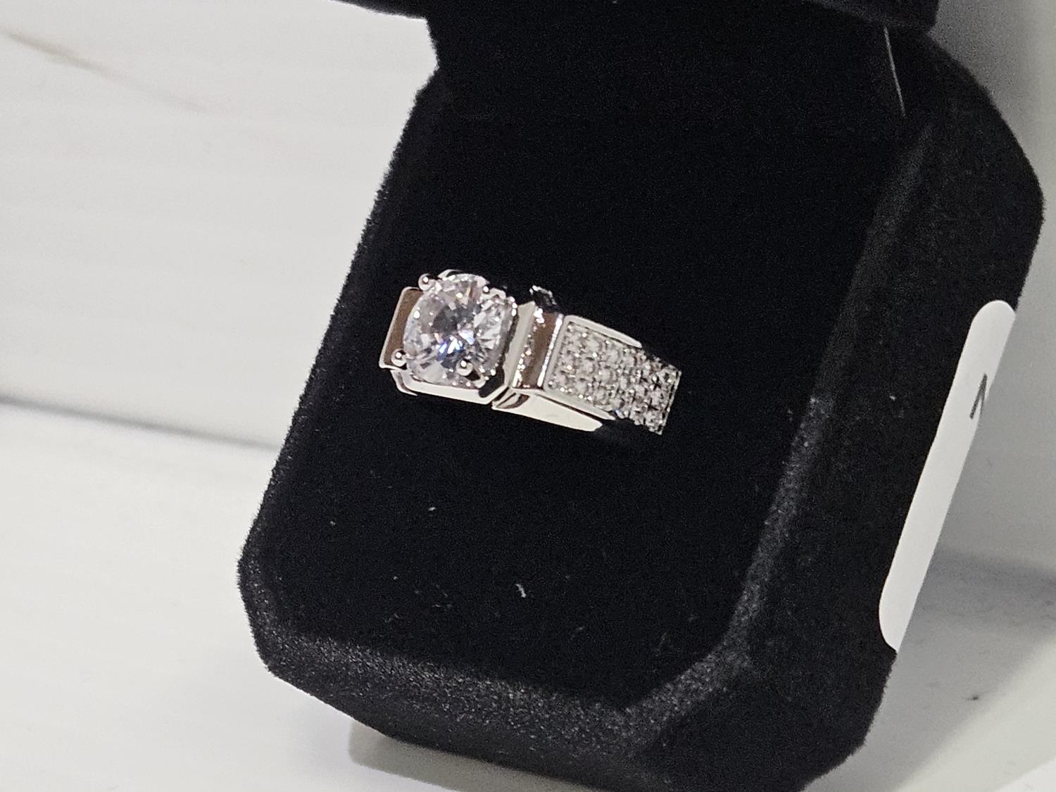 Smartlife Platinum Plated 2.0 Ct Simulated Diamond Man's Ring - 26AA | Team Auctions