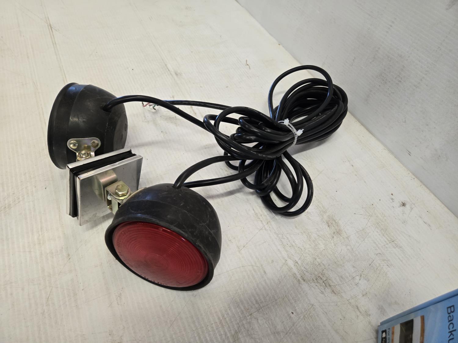 Solid Fire Digital Wireless Rear View Camera & Magnetic Trailer Lights - 26AA | Team Auctions