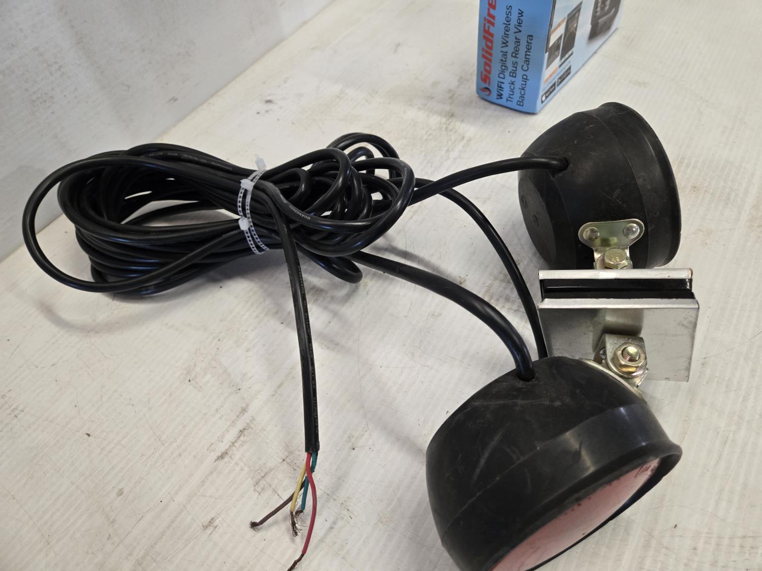 Solid Fire Digital Wireless Rear View Camera & Magnetic Trailer Lights - 26AA | Team Auctions