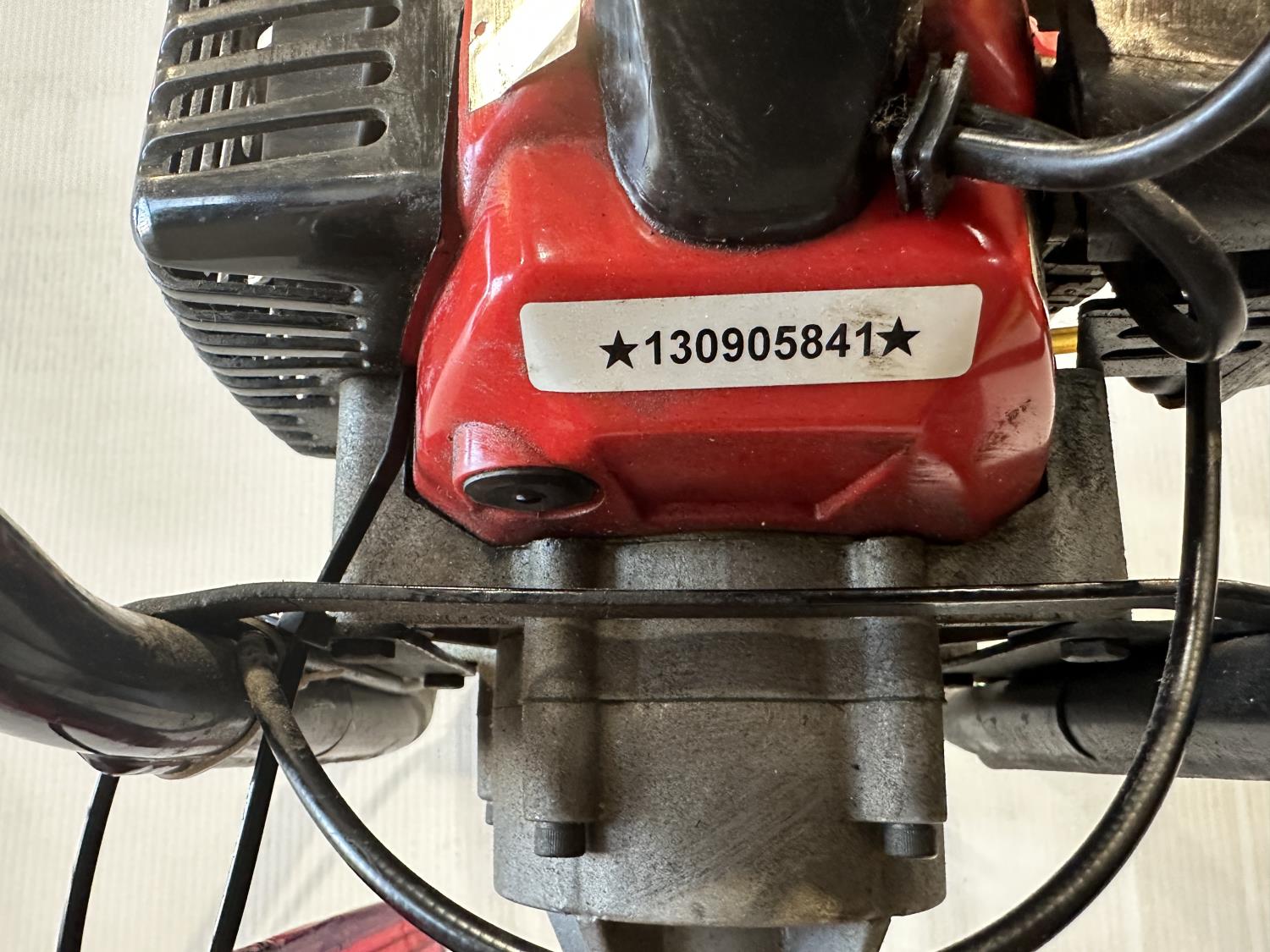 Eskimo Stingray S33 8 Inch Gas Ice Auger - 26AB | Team Auctions