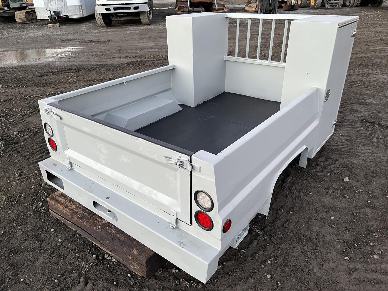 Truck Box with Tool Box - 26BB | Team Auctions