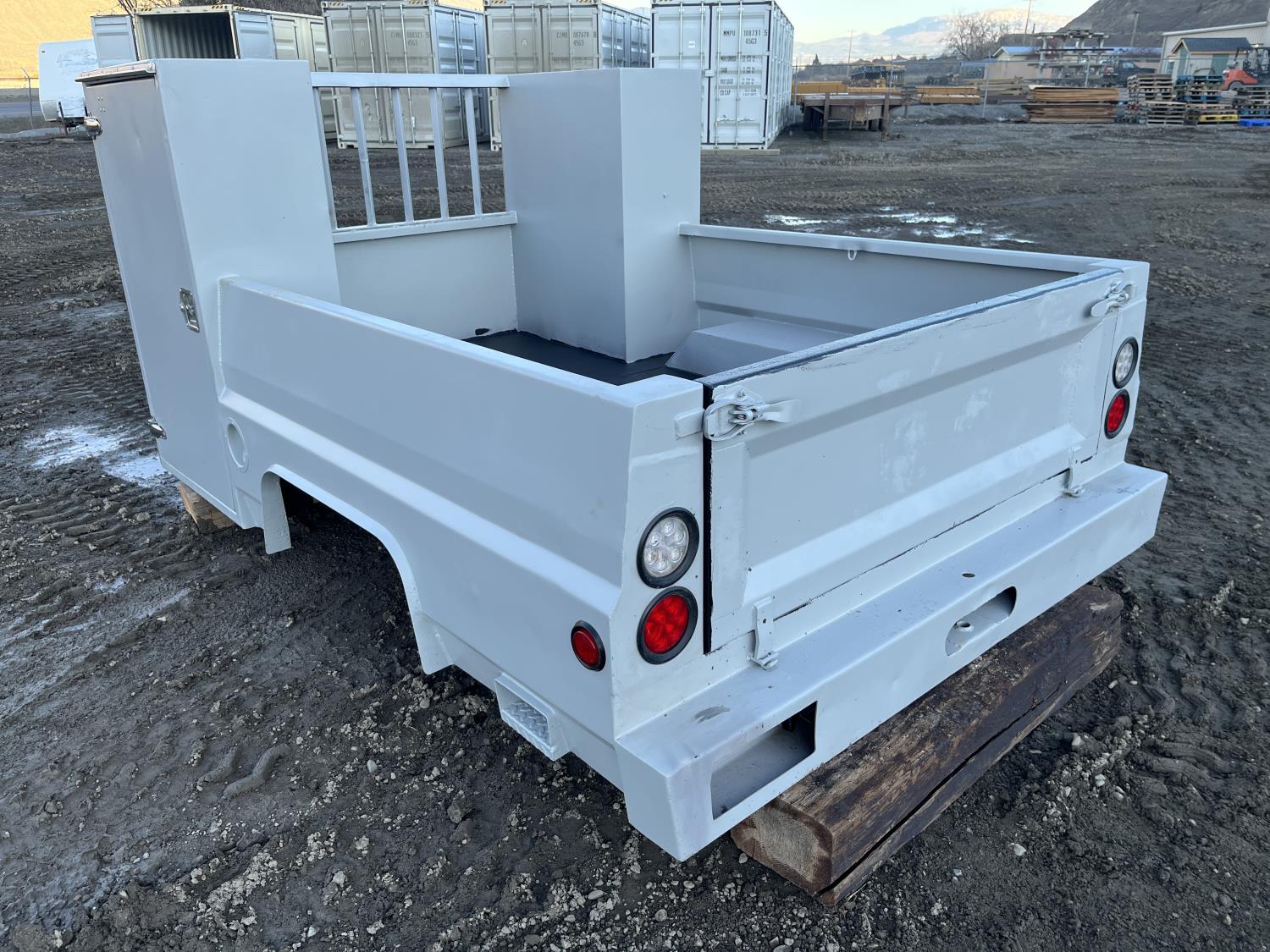 Truck Box with Tool Box - 26BB | Team Auctions