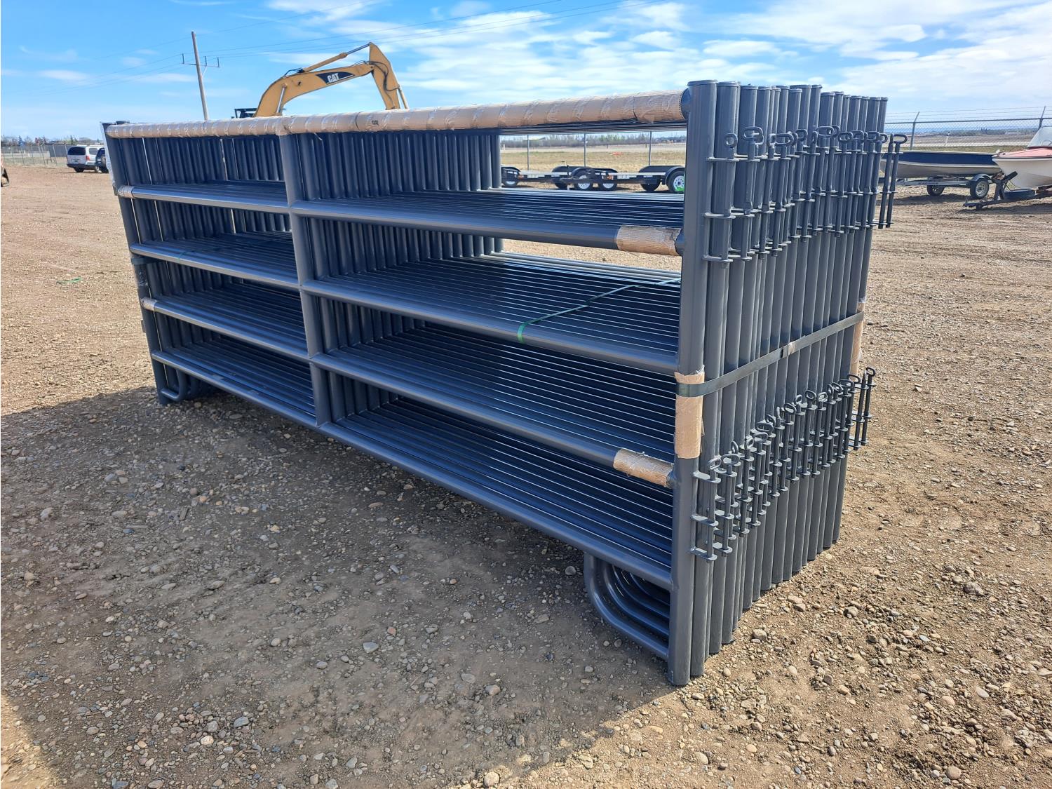 (18) 12 Ft Heavy Duty Magnum Livestock Panels - 26BD | Team Auctions
