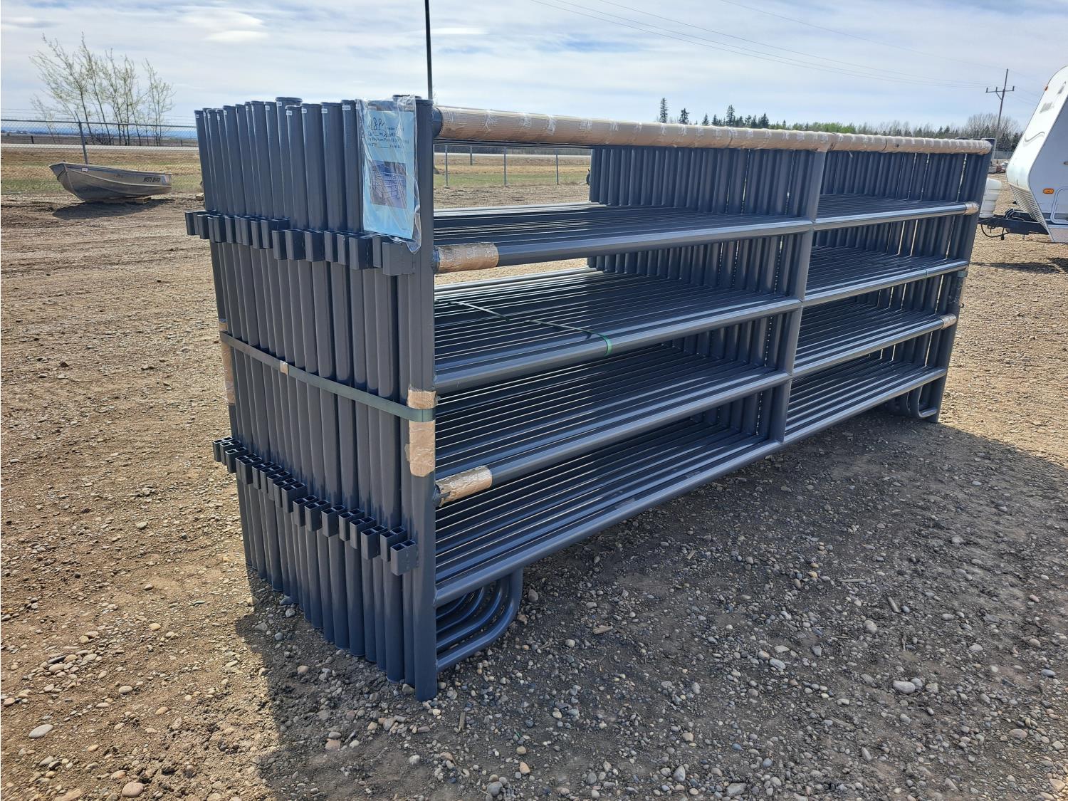 (18) 12 Ft Heavy Duty Magnum Livestock Panels - 26BD | Team Auctions